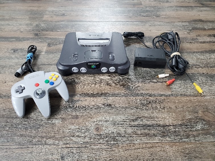 Nintendo 64 Charcoal Grey (Model NUS-001) (C) Nintendo 64 Charcoal Grey (Model NUS-001) (C)